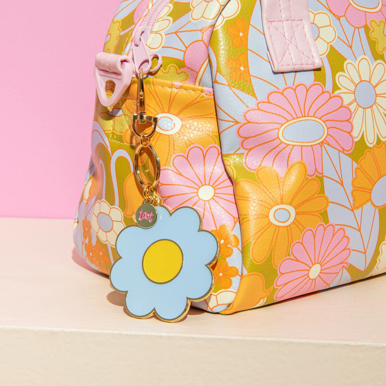 Peri Daisy Key Charm – Love of Character